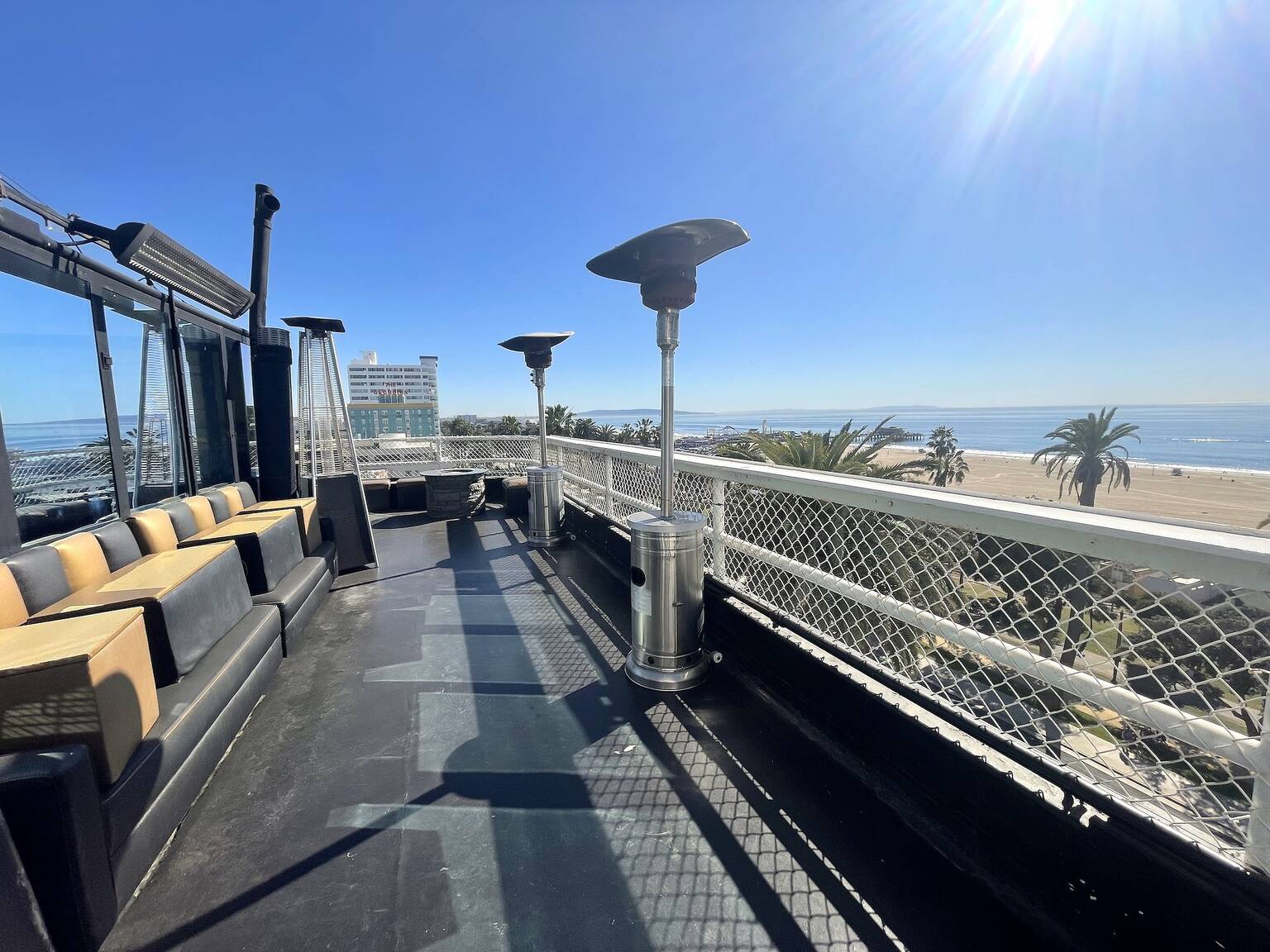 17 Best Rooftop Bars in L.A. for Sweeping Views and Tasty Cocktails