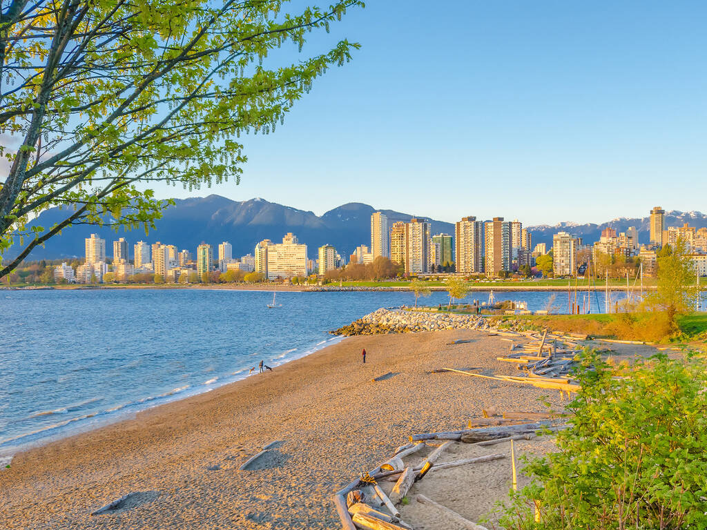 12 Best Beaches in Vancouver for Sunny Serenity
