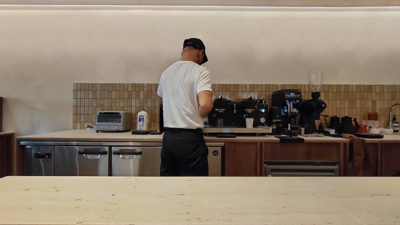 Dawn: Hole-in-a-wall cafe with delicious bakes in Clarke Quay