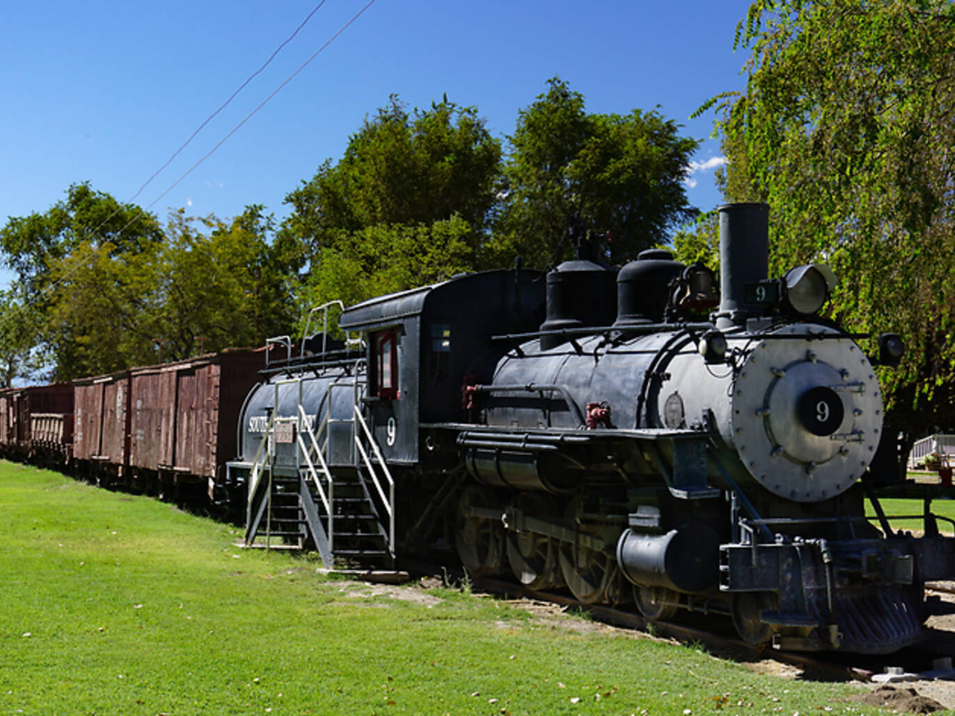 California Route 395 Road Trip: Everything to See and Do Along the Way