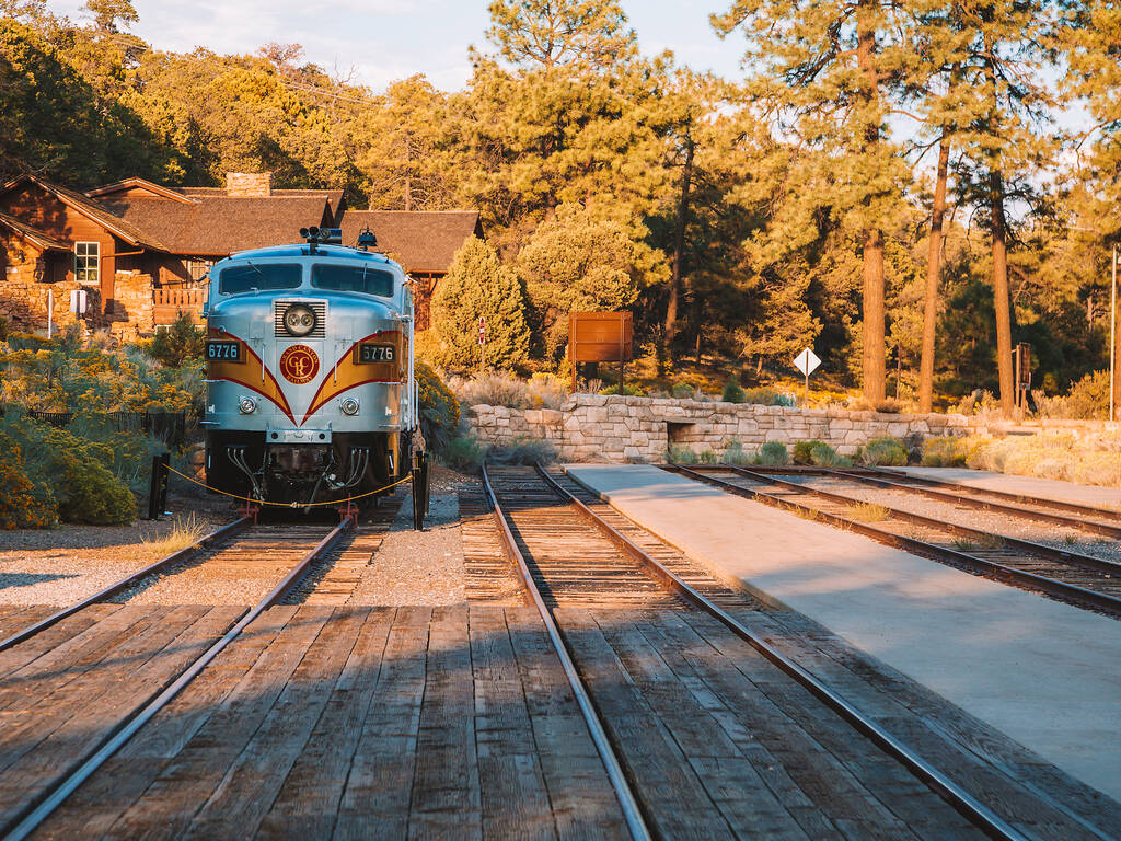 14 Best Scenic Train Rides in the USA for Spectacular Views
