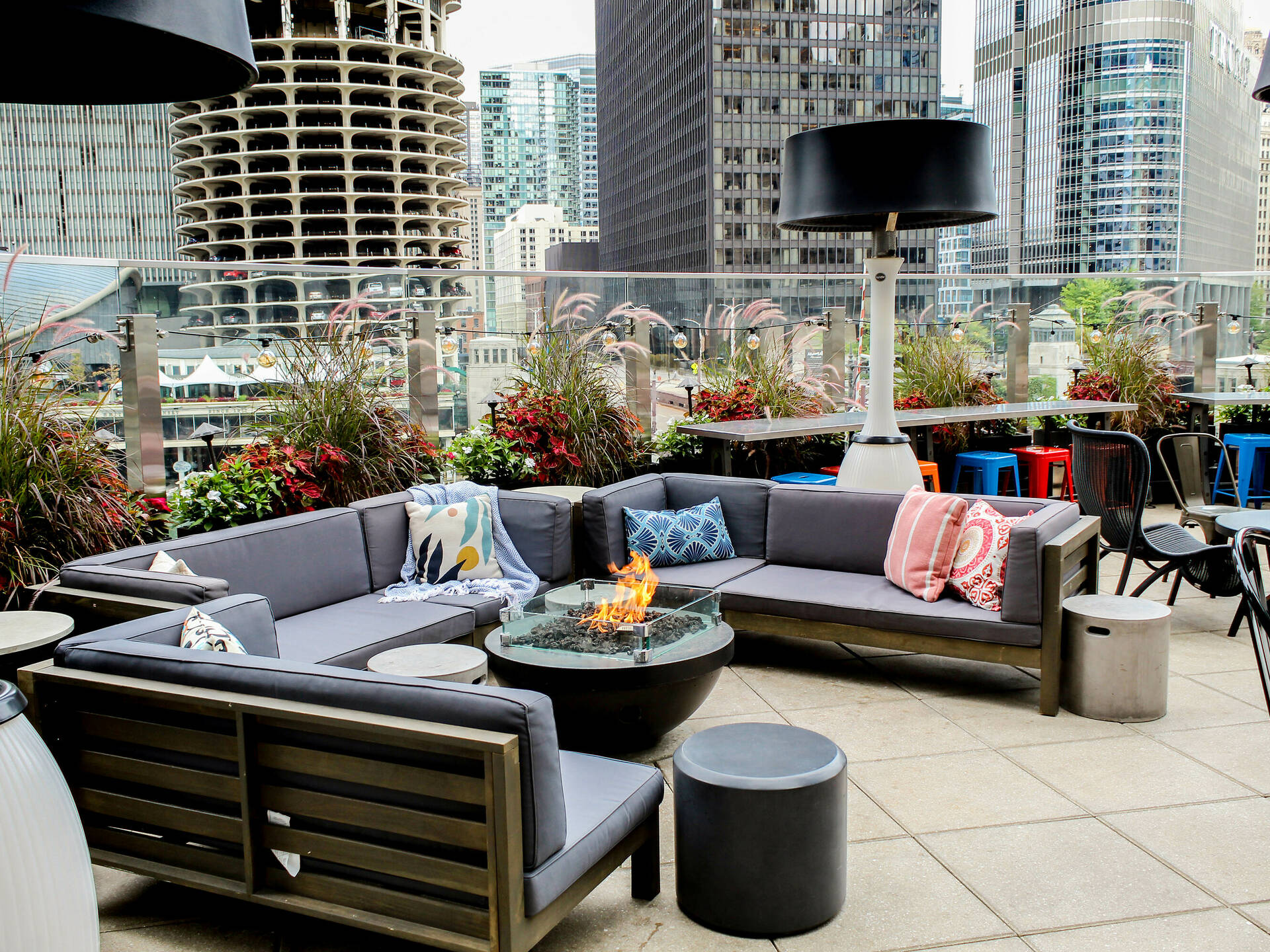 Indoor and Winter Rooftop Bars in Chicago: Top Spots to Get Cozy