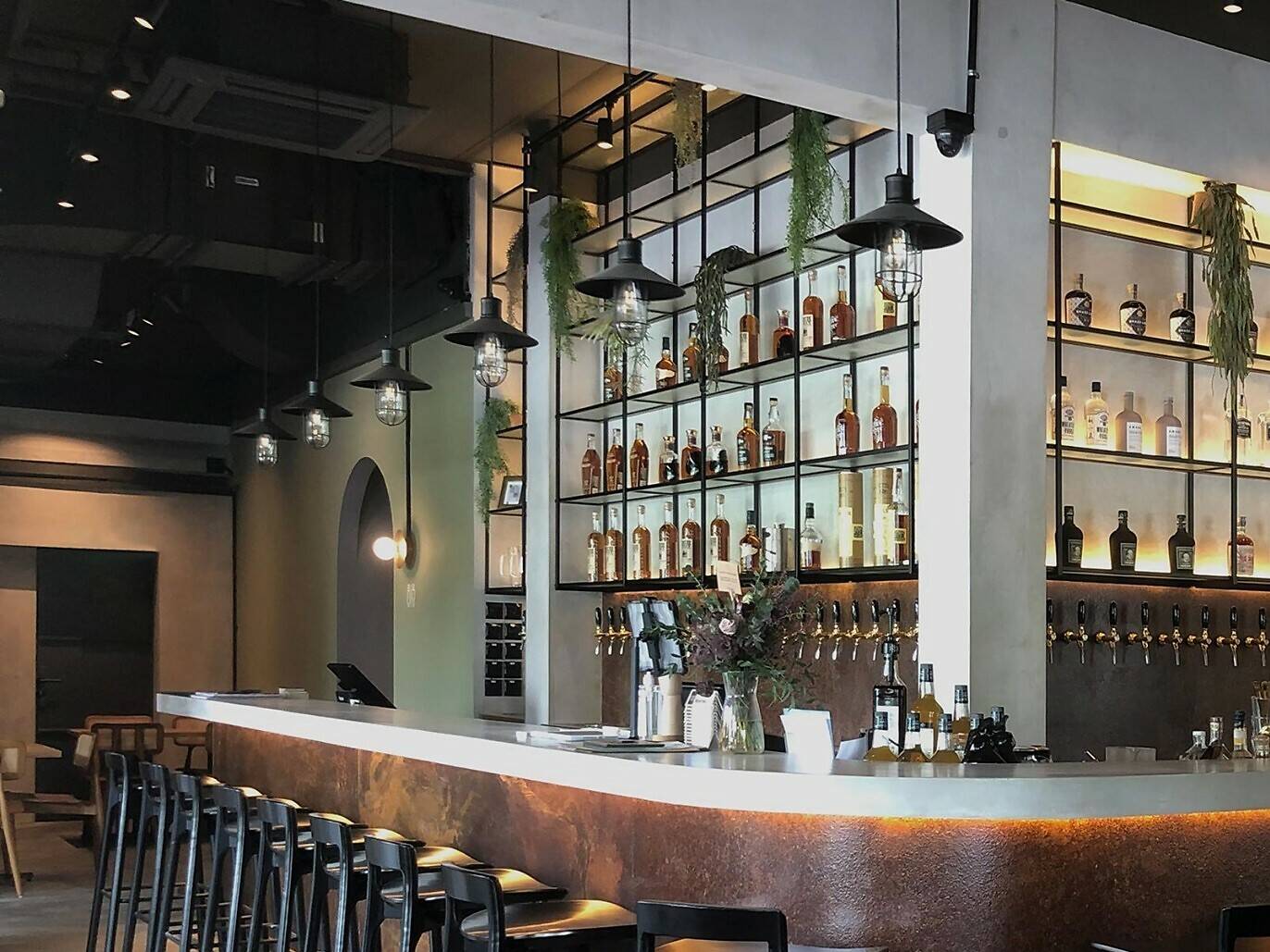 28 Best Craft Beer Bars in Singapore to Quaff Down a Pint