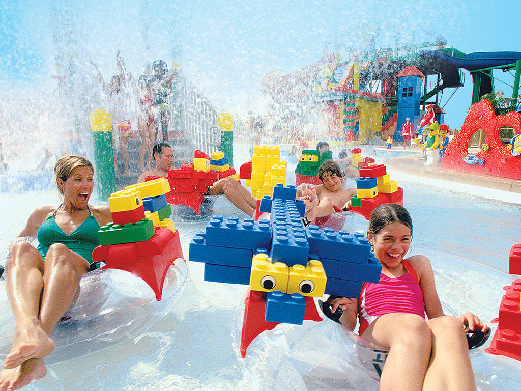 14 Best Pools in the US You Need to Visit Right Now
