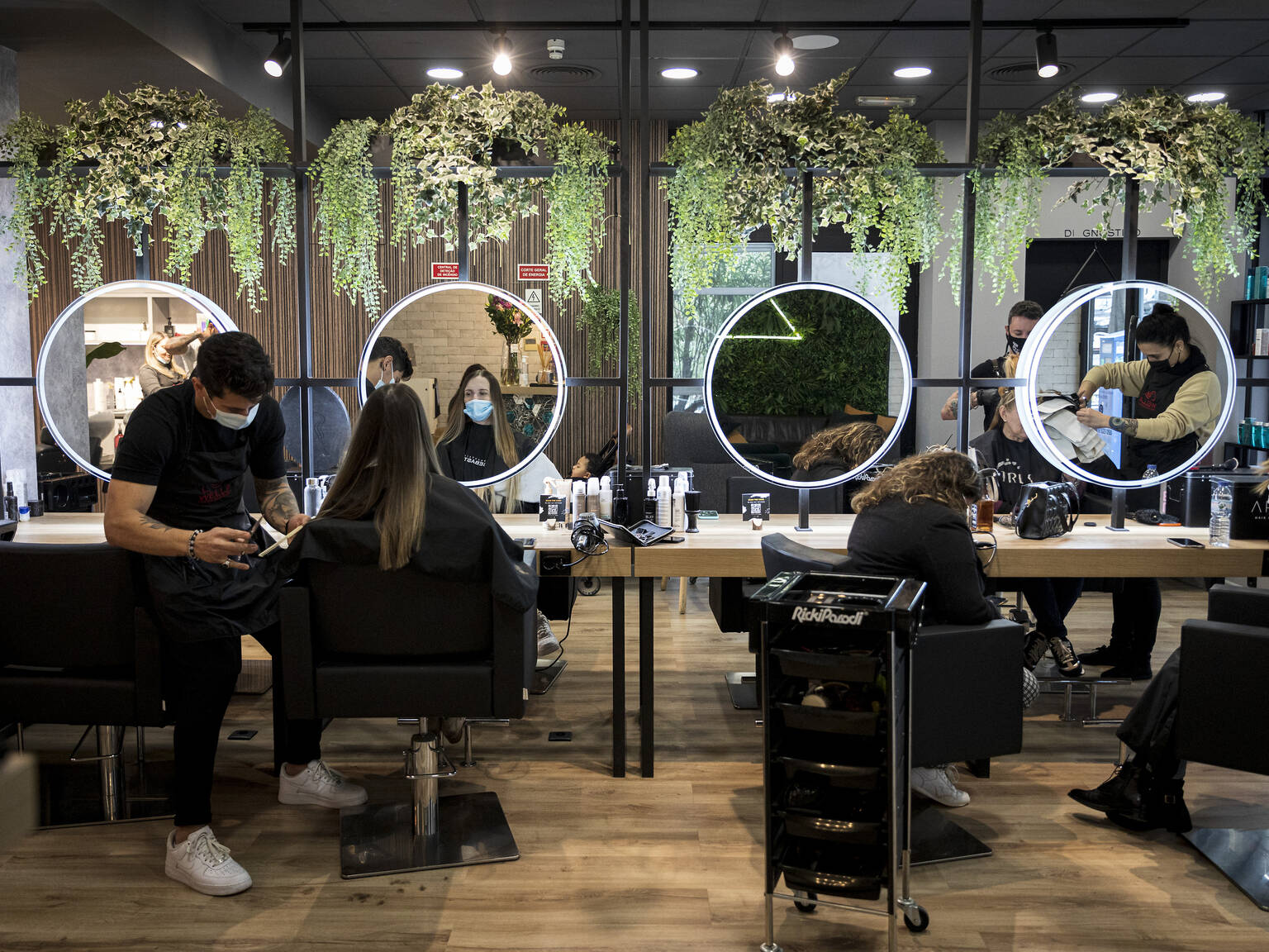 Mude de visual nestes novos cabeleireiros em Lisboa