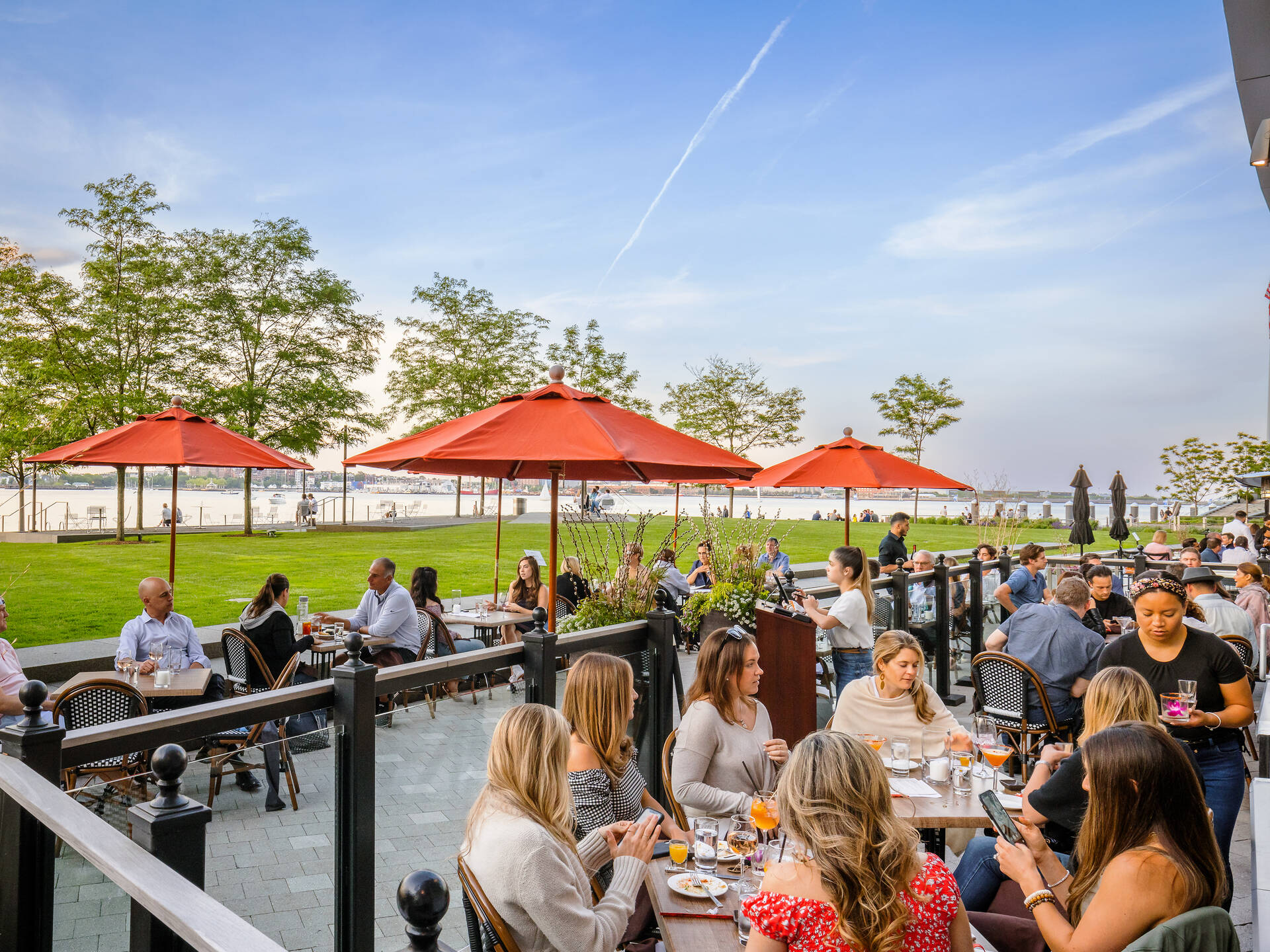 Best Waterfront Restaurants Boston: Seafood with Views