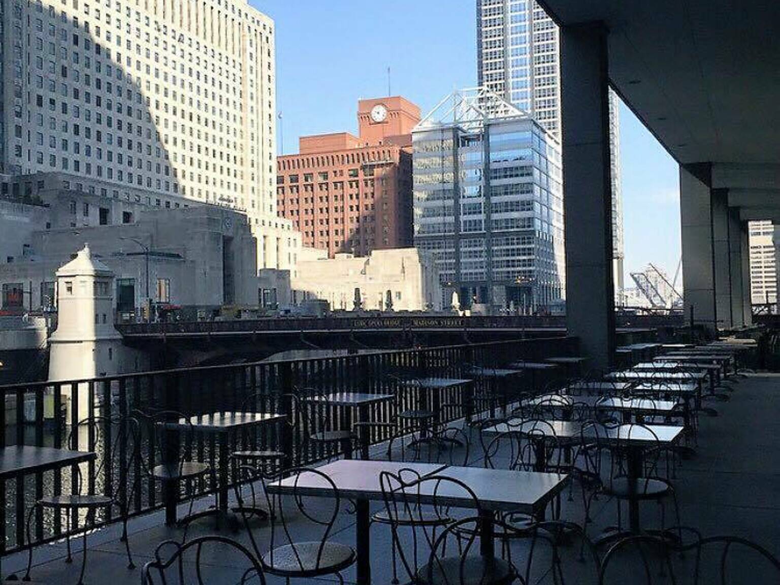 30 Best Riverwalk Restaurants in Chicago For Waterfront Dining