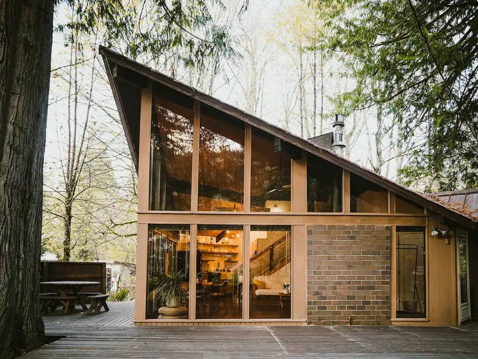 The 16 Best Airbnb Cabins near Seattle Well Worth Booking
