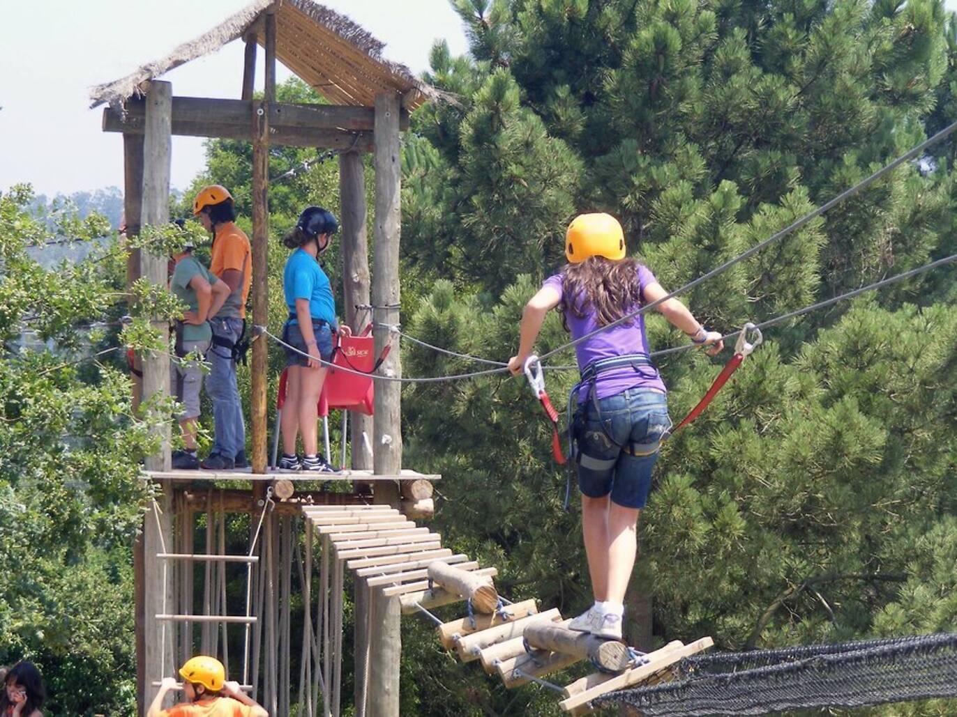 Arborismo: arme-se em Tarzan nestes parques aventura