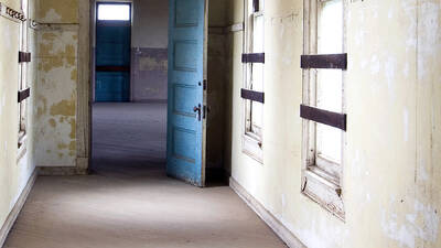 12 Best Images of Creepy 'Liminal Spaces' in the US