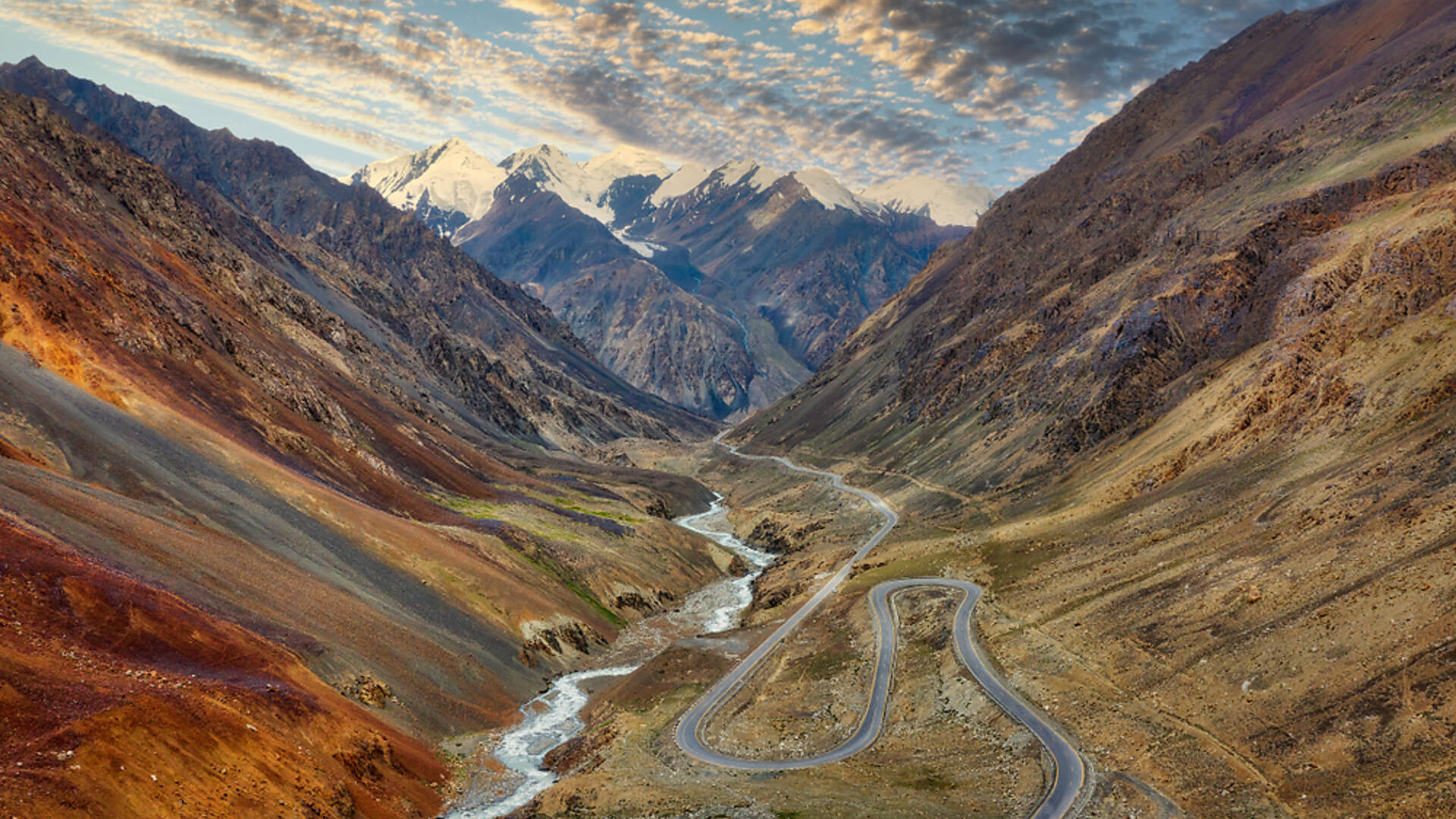 11 Best Road Trips in the World for Epic Adventures