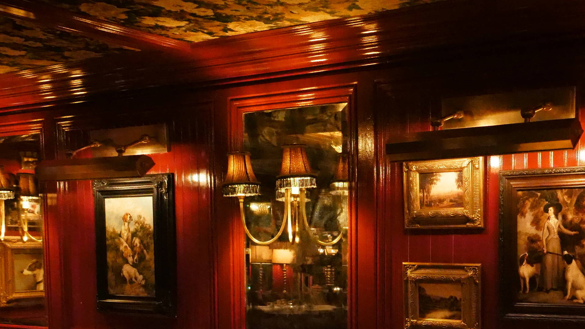27 Best Chicago Speakeasies and Secret Bars (And How to Get In)