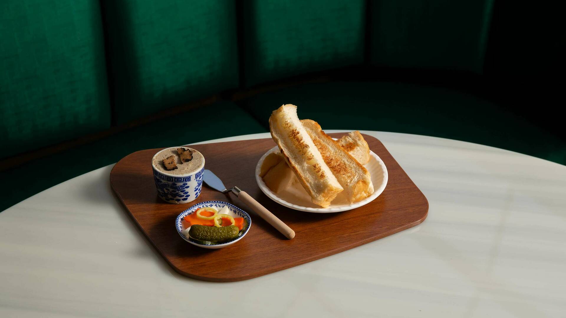 Ang Morr | Restaurants in Khlong Toei, Bangkok