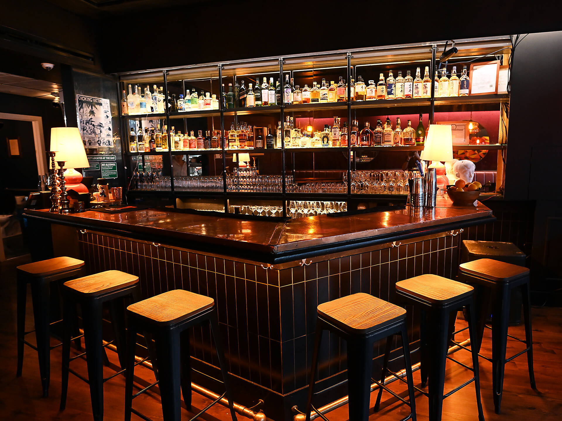 18 Best Lower East Side Bars You Can’t Miss When Going Out