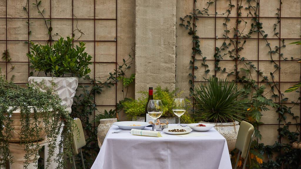 Di Stasio Carlton does pizza right in Melbourne's Little Italy.