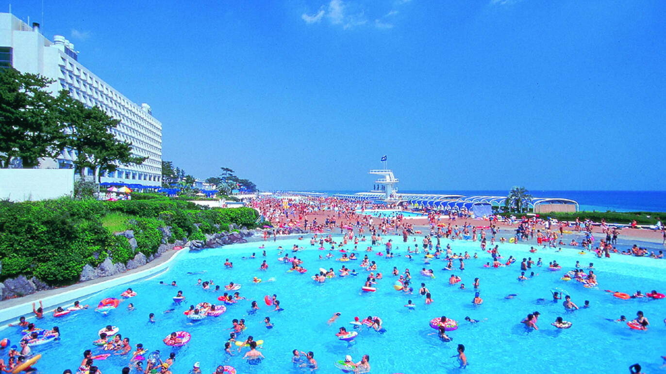 8 best water parks in and near Tokyo