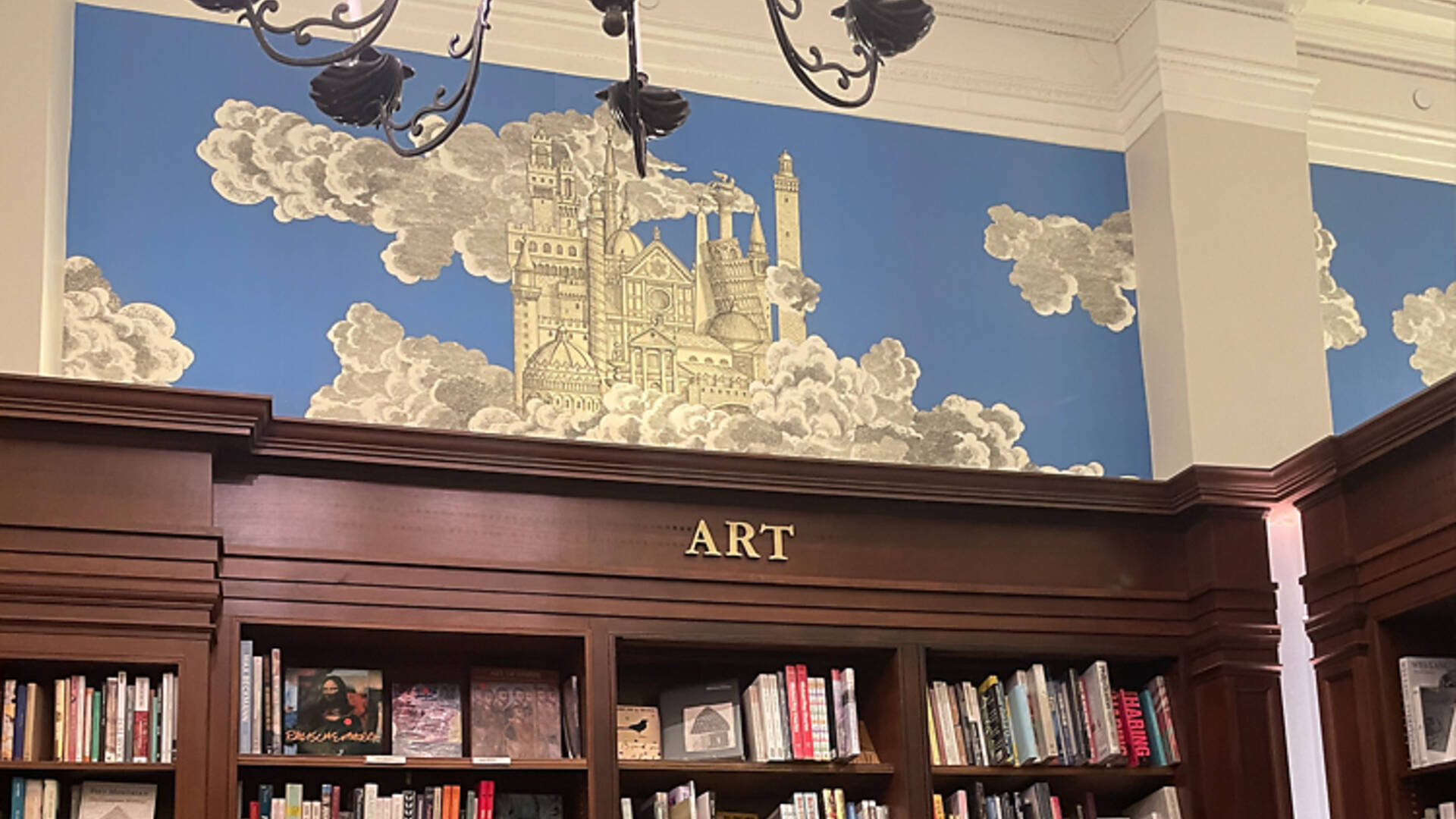 16 Best Independent Bookstores in the US to Shop Local