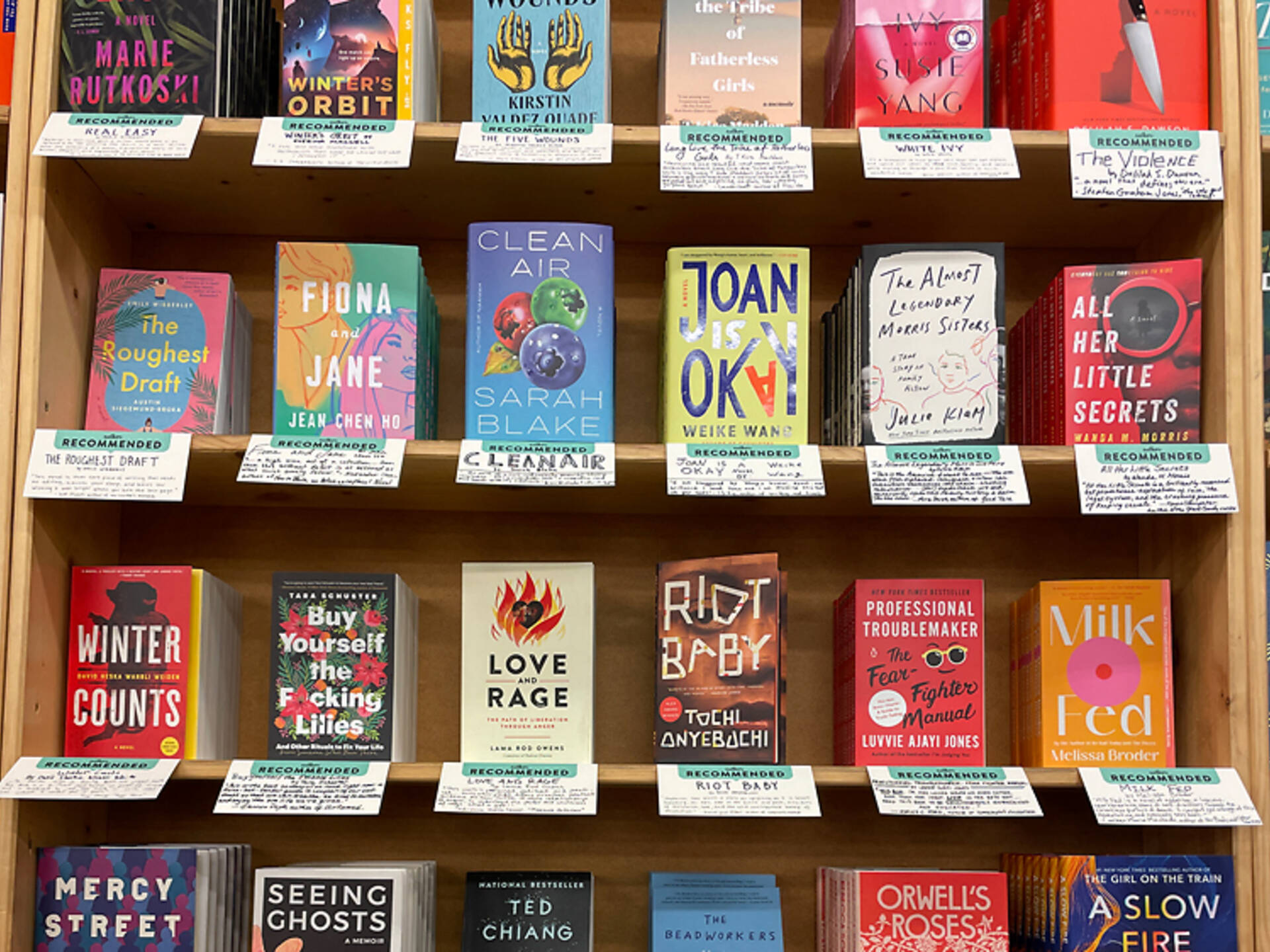16 Best Independent Bookstores in the US to Shop Local