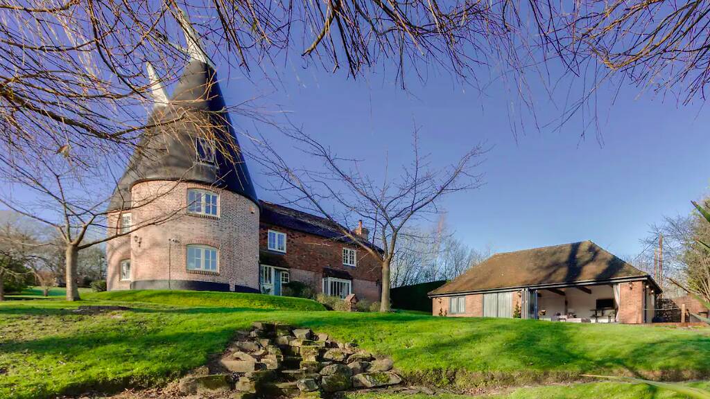 The 8 Best Airbnbs in Rye for 2025