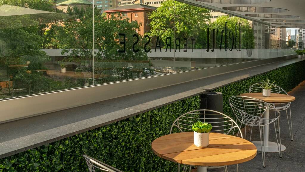 23 Best Rooftop Bars in Montreal To Check Out For Booze with Views