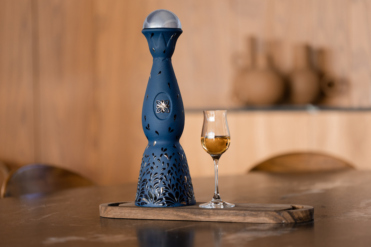 Descubre la nueva botella edición limitada de tequila Clase Azul