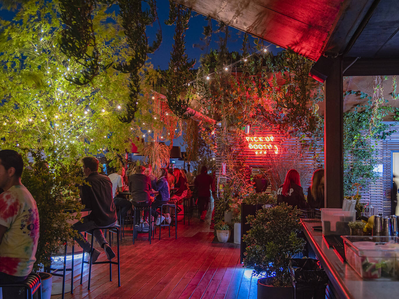 18 Best Rooftop Bars in L.A. for Sweeping Views and Tasty Cocktails