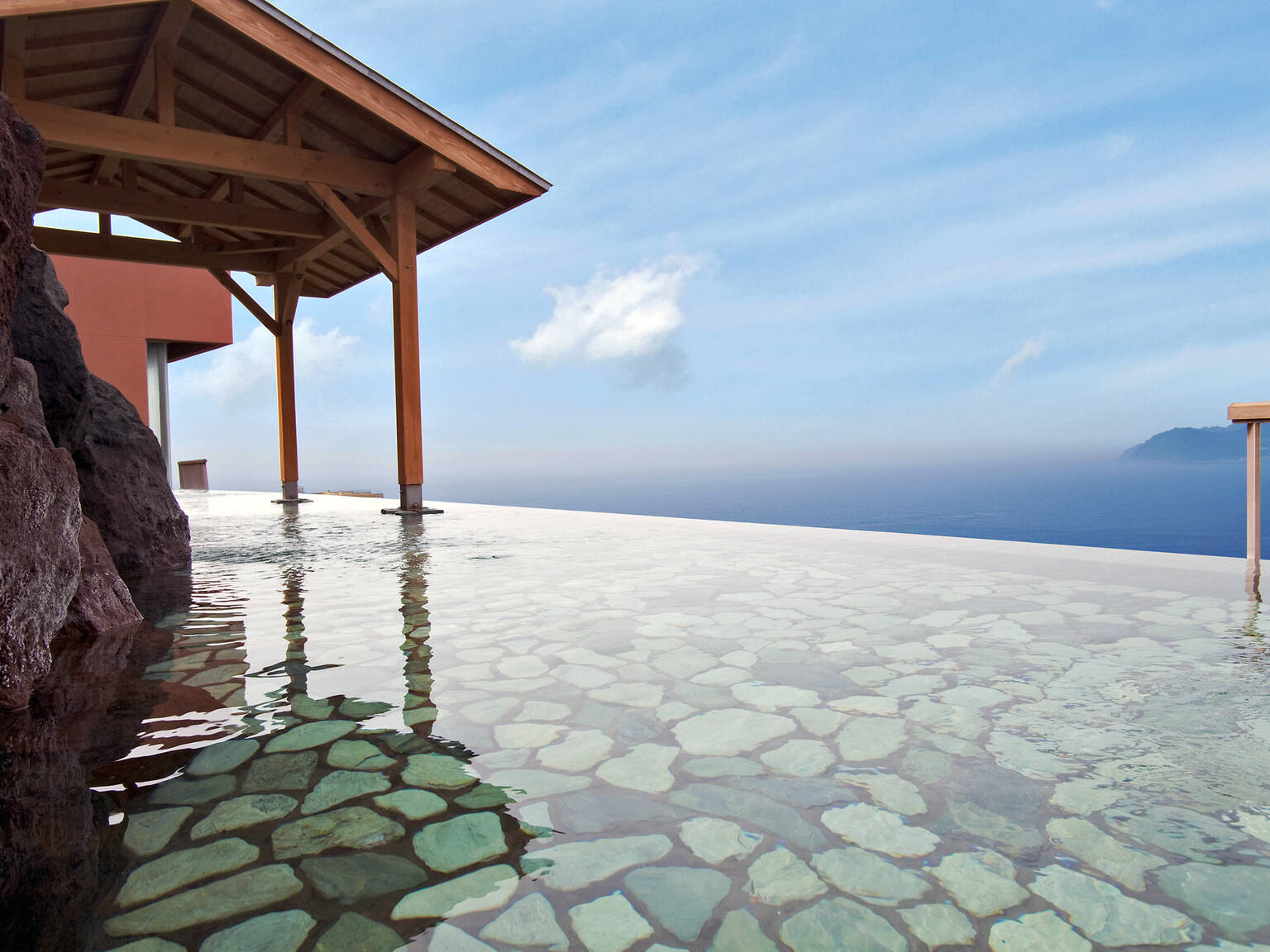 8 best infinity onsen baths in Japan with spectacular views