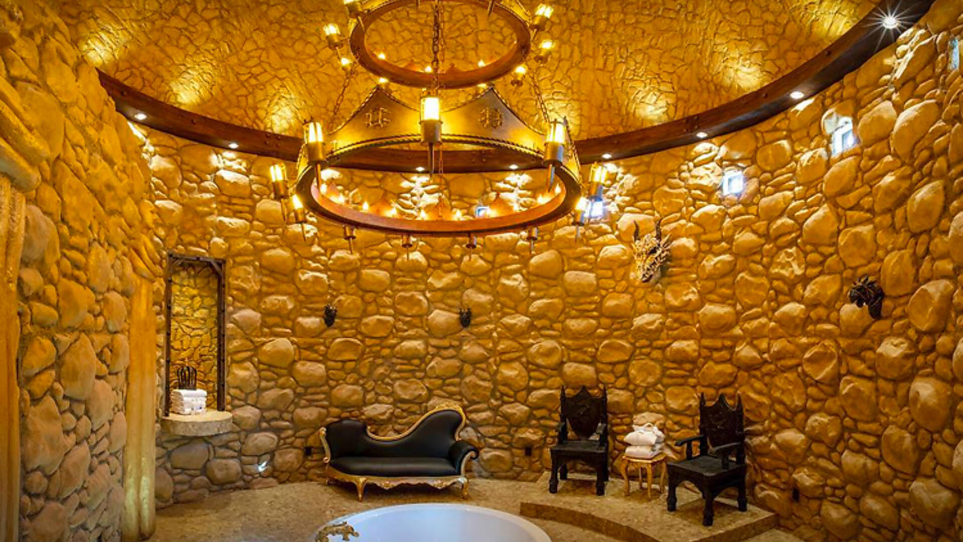 9 Cool Hotels in the USA | The Most Unique Places to Stay