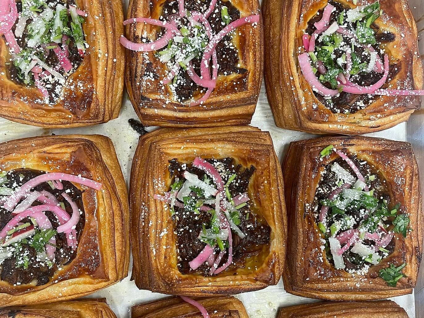 35 Amazing Bakeries in Chicago for Cakes, Pastries and Coffee