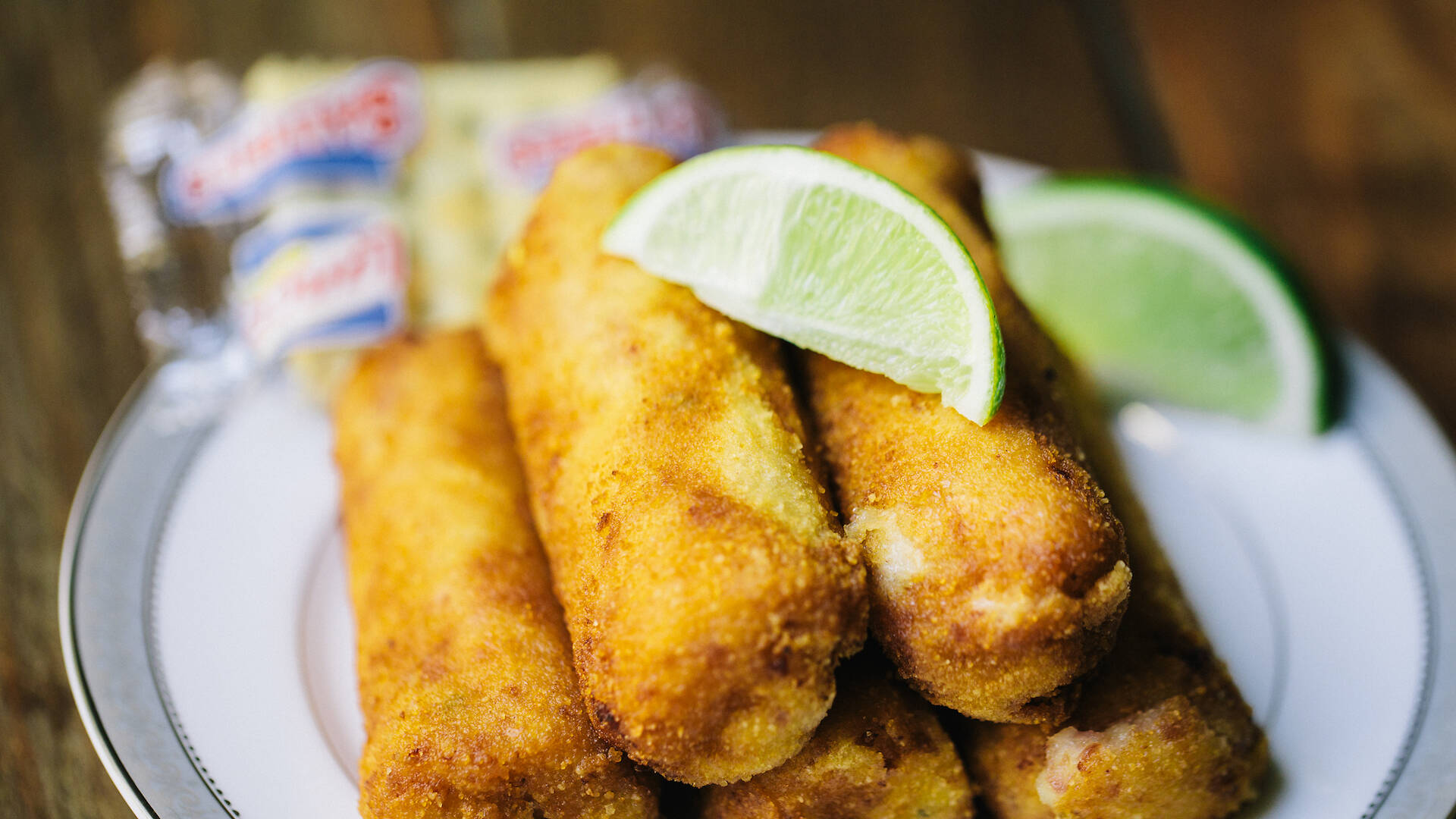 12 Best Miami Airport Restaurants for Tasty Meals Before Takeoff