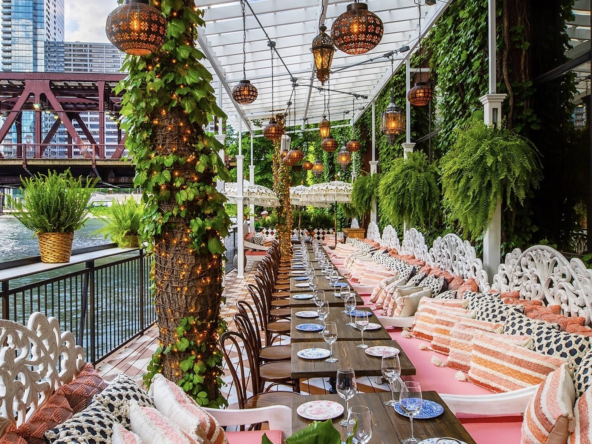 31 Restaurants With Amazing Views of the Chicago Skyline and Lake Michigan