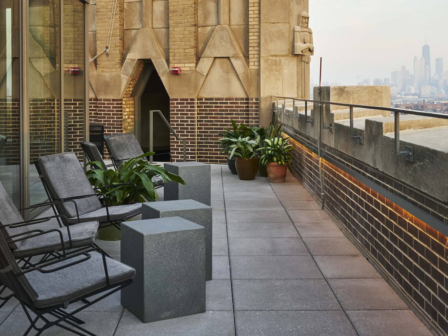 30 Restaurants With Amazing Views of the Chicago Skyline and Lake Michigan