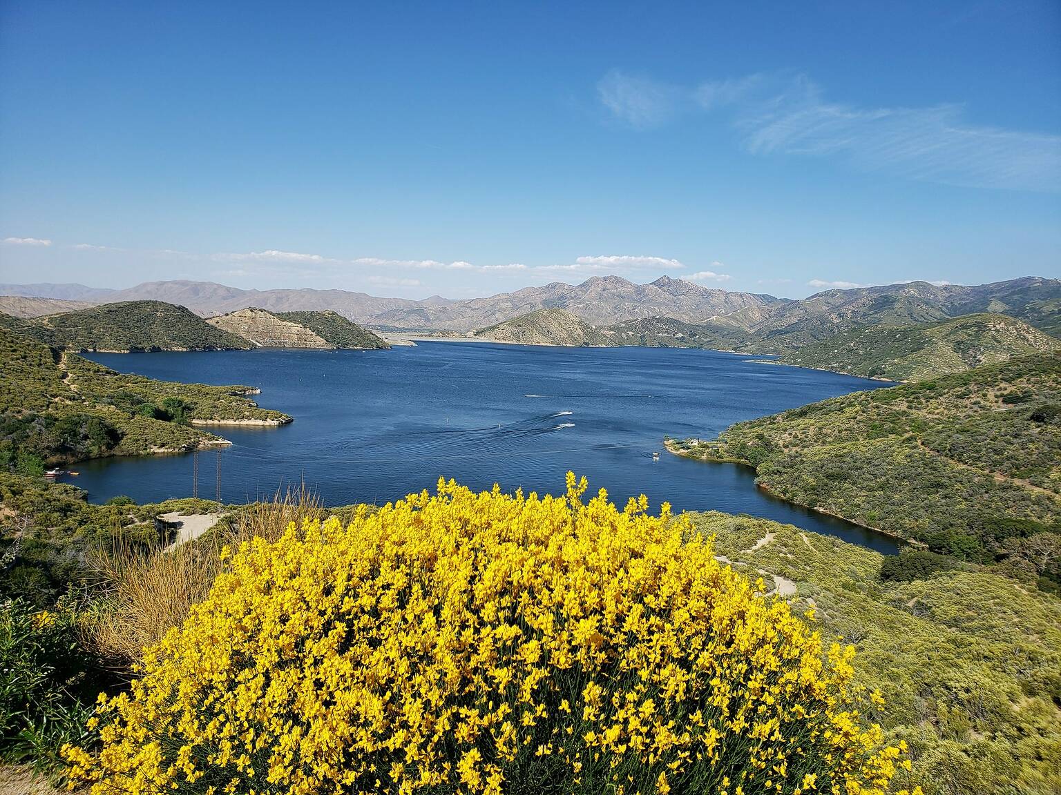 6 Best Lakes Near Los Angeles to Swim, Boat and Hike