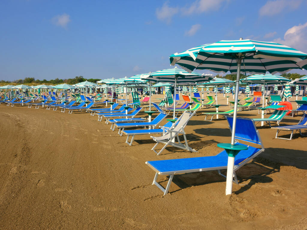 9 Best Beaches in Venice According To A Local