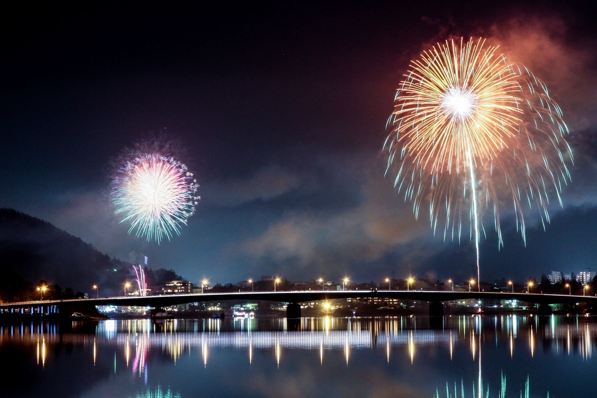 The 55-minute fireworks at Lake Kawaguchiko is back this year