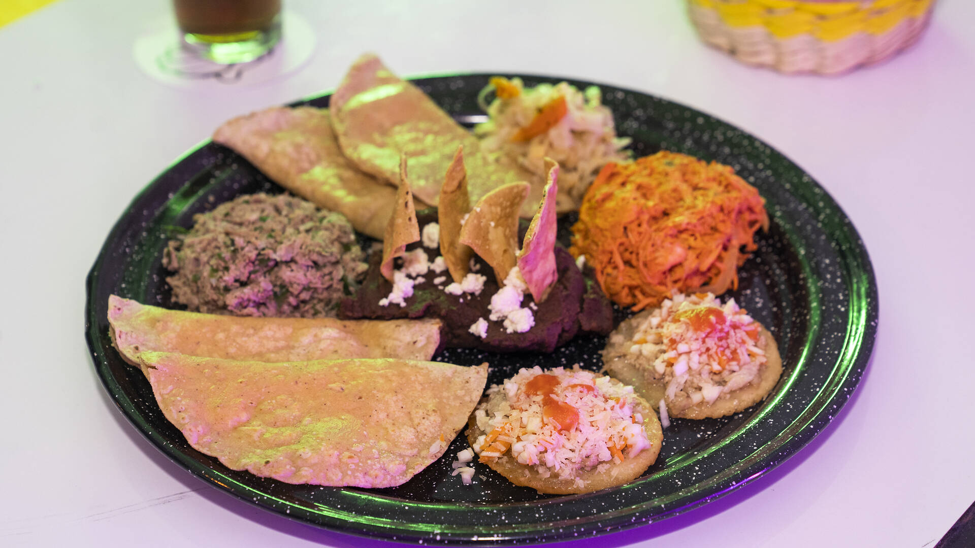 El Micky, un bar con noches de jazz y antojitos chiapanecos