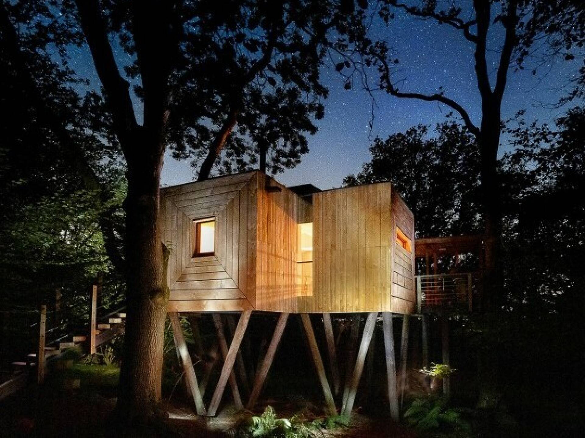 13 Best Cabins and Log Cabins in the UK to Stay in for a Cozy Retreat