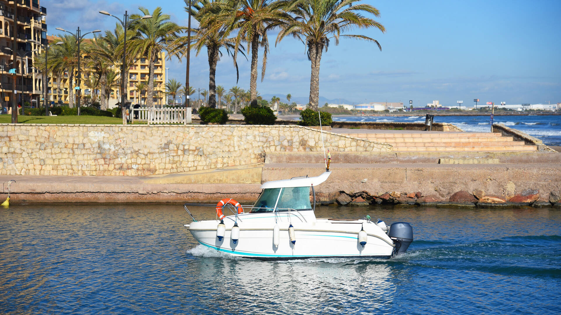 How To Travel For Free In The US: 13 Tips & Tricks