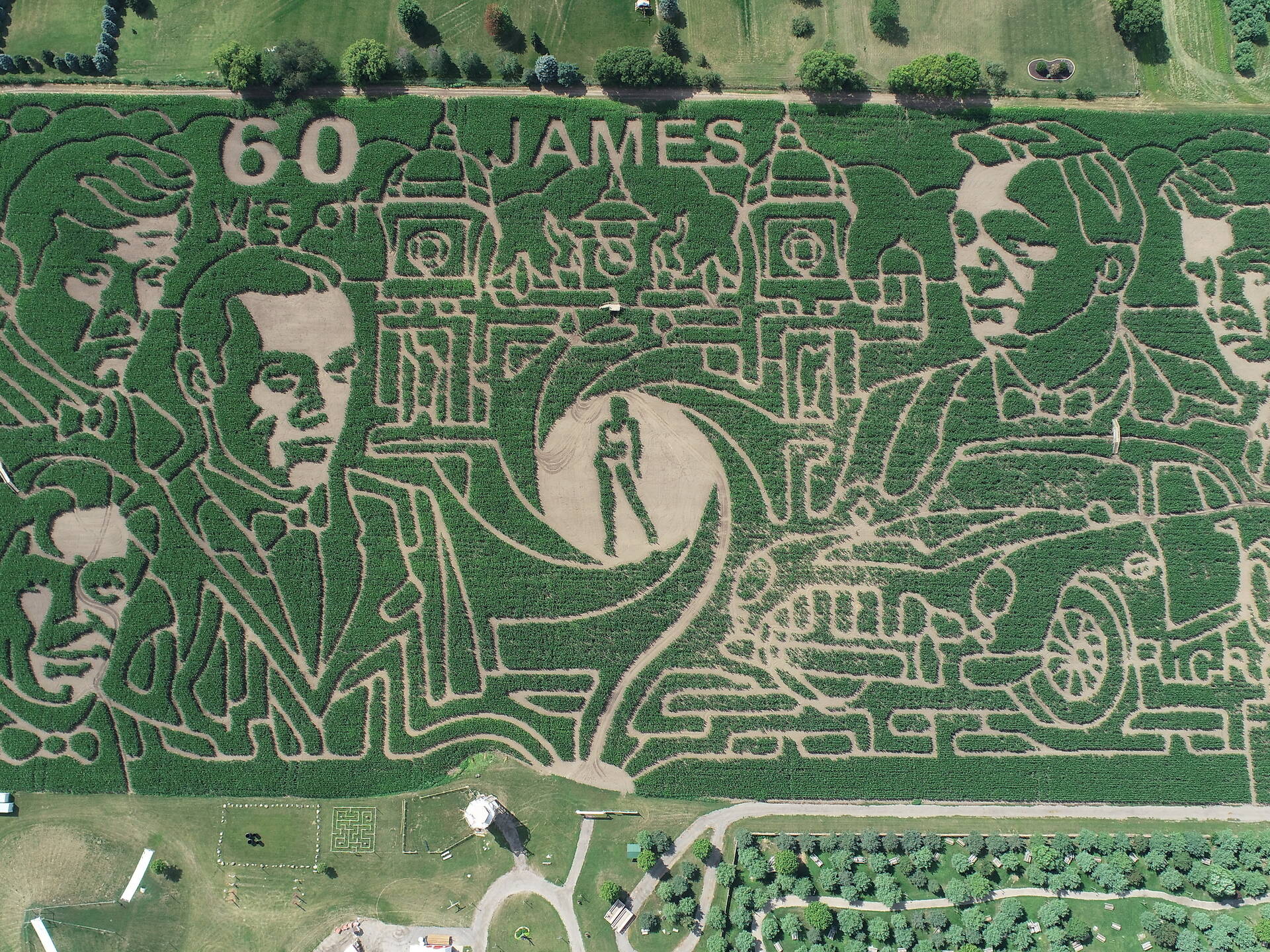 19 Best Corn Mazes Near Chicago for the Whole Family