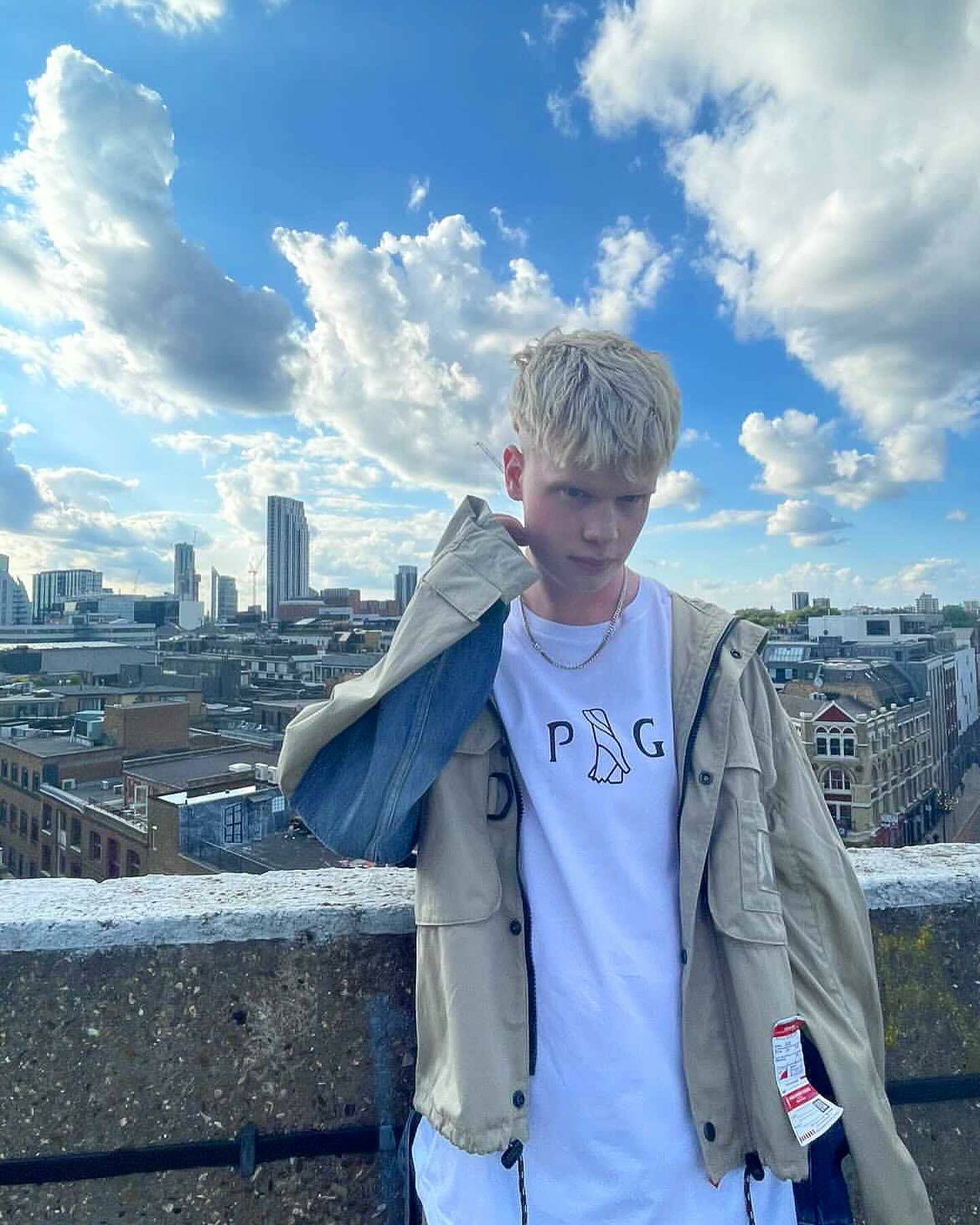 Finn Askew Live in Bangkok | Music in Bangkok