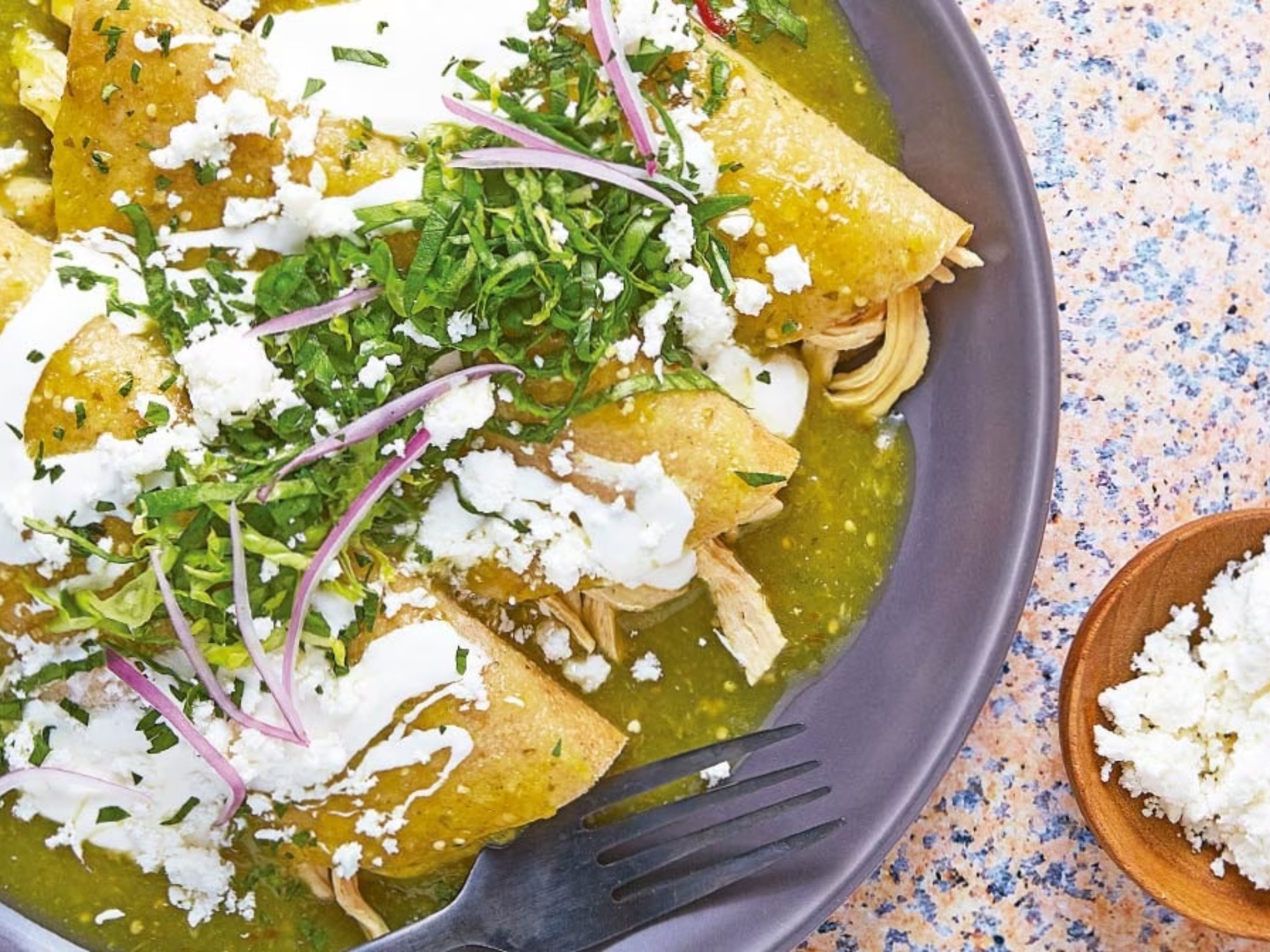 Iztapalapa quiere romper el Récord Guiness de la enchilada más grande ...