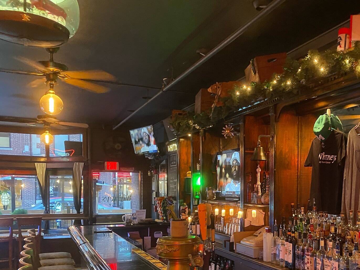 Best College Bars in Boston: Young Crowds, Cheap Drinks