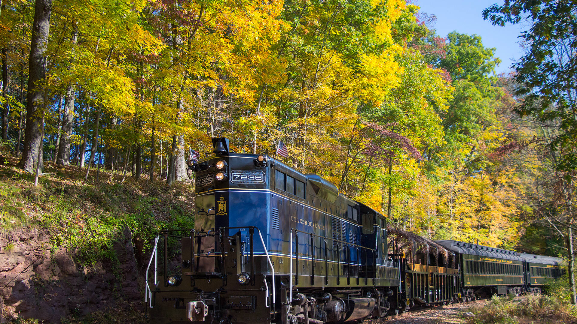 These Are the Best Fall Foliage Train Rides in the U.S.