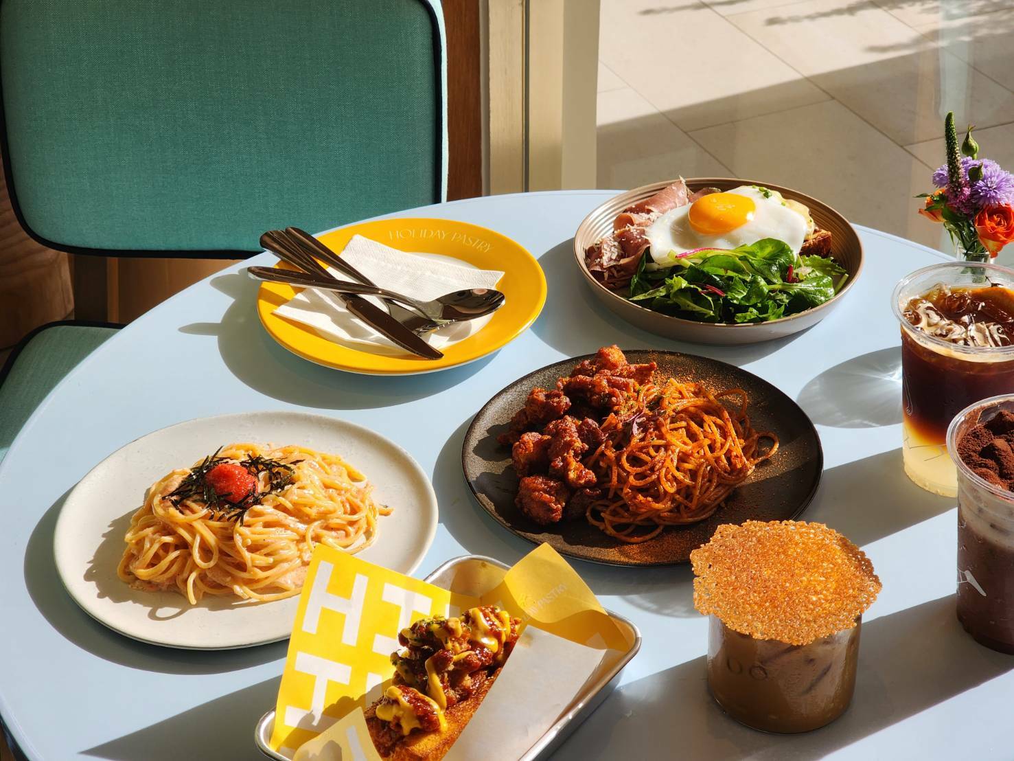 Holiday Pastry | Restaurants in Khlong San, Bangkok