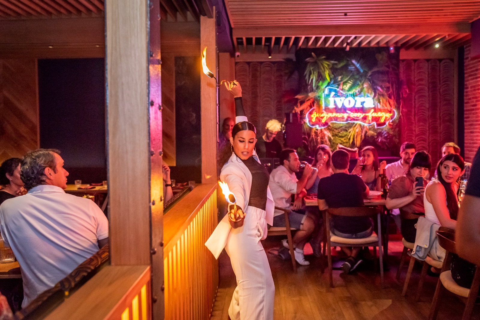 Este es el nuevo dinner show que conquista las noches de Madrid