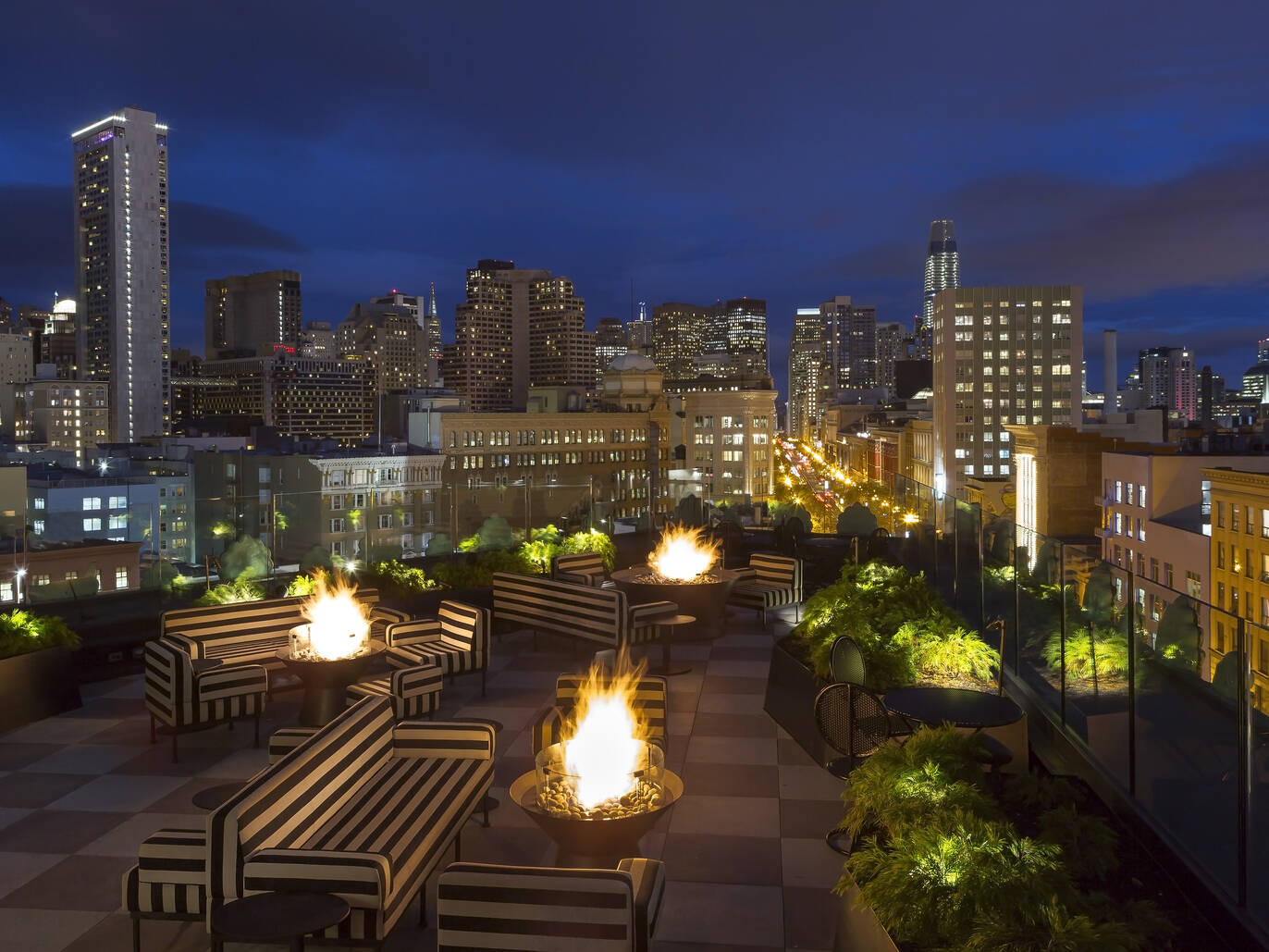 13 Best Rooftop Bars in San Francisco for a Drink with a View