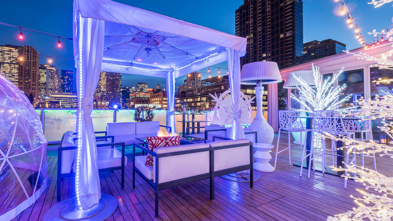 Indoor and Winter Rooftop Bars in Chicago: Top Spots to Get Cozy