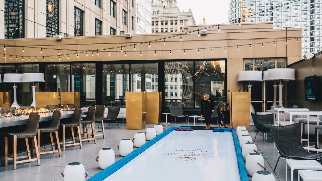 Indoor and Winter Rooftop Bars in Chicago: Top Spots to Get Cozy