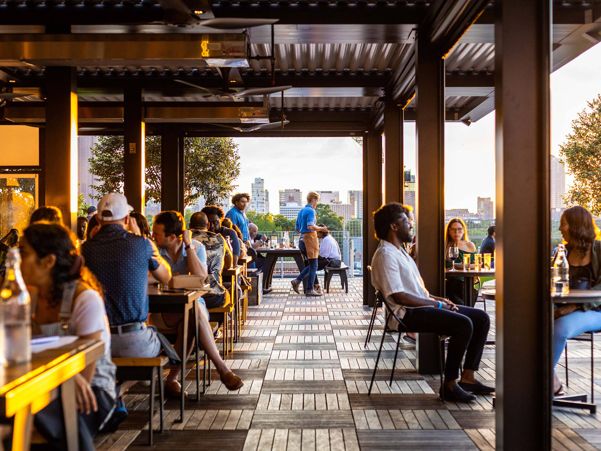 18 Best Rooftop Bars in Atlanta for Cocktails with a View