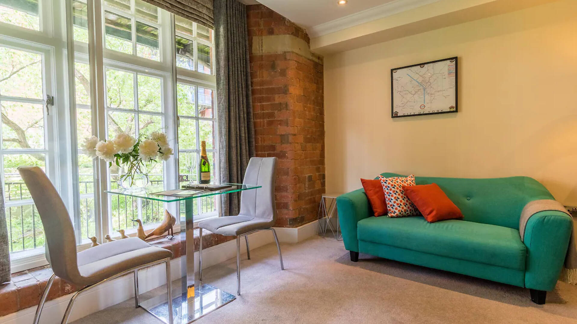 The 12 Best Airbnbs In York | Best Places to Stay in York 2024